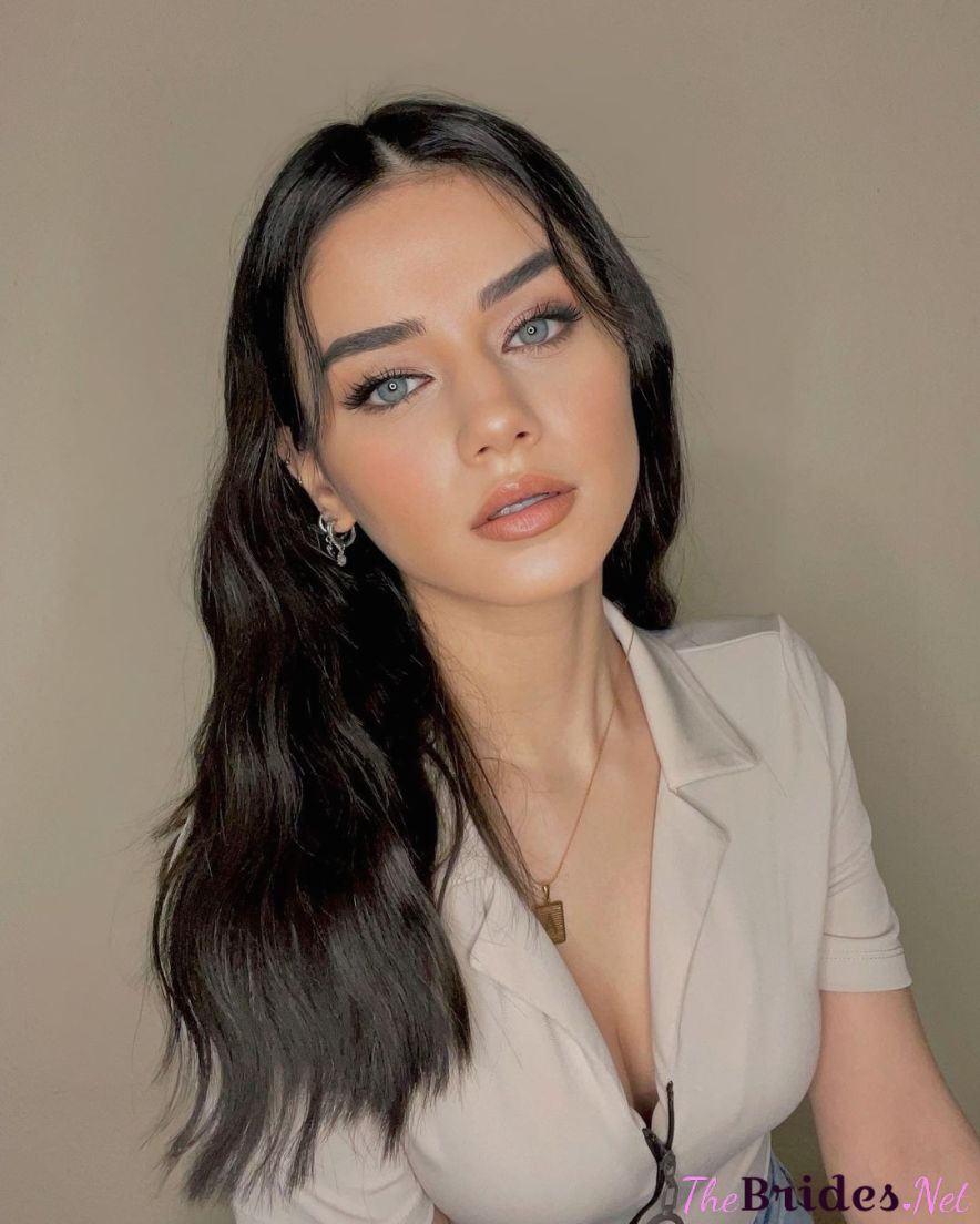 Turkish Brides: How to Find Turkish Women for Marriage